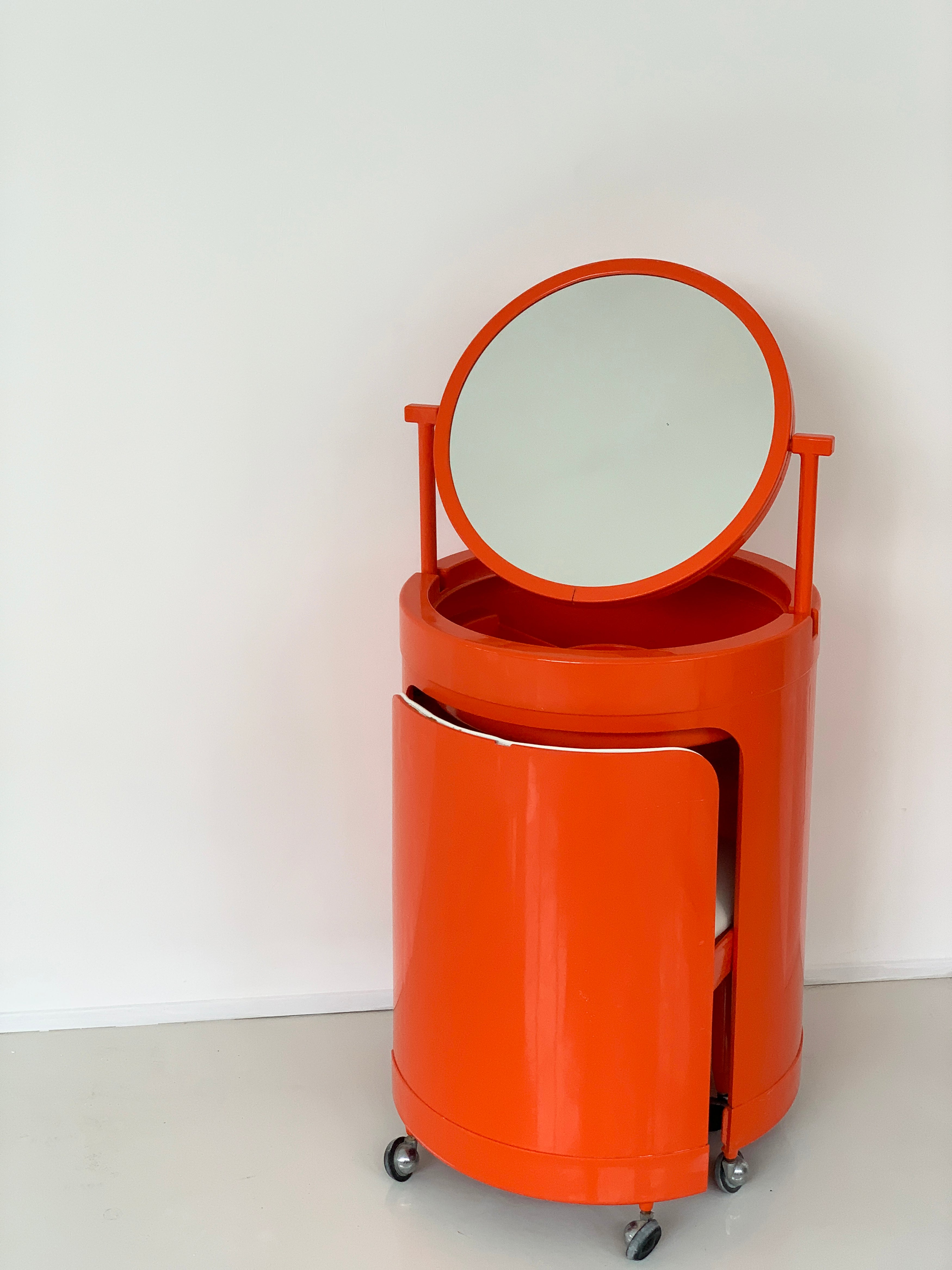 1970s Atomic Orange Plastic Vanity Set – Home Union NYC