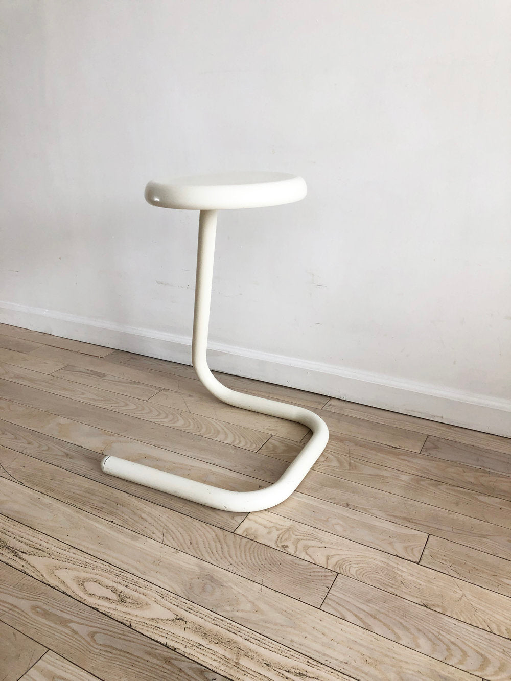 1971 White Metal Tubular Paper Clip Counter Stool by Kinetics – Home ...